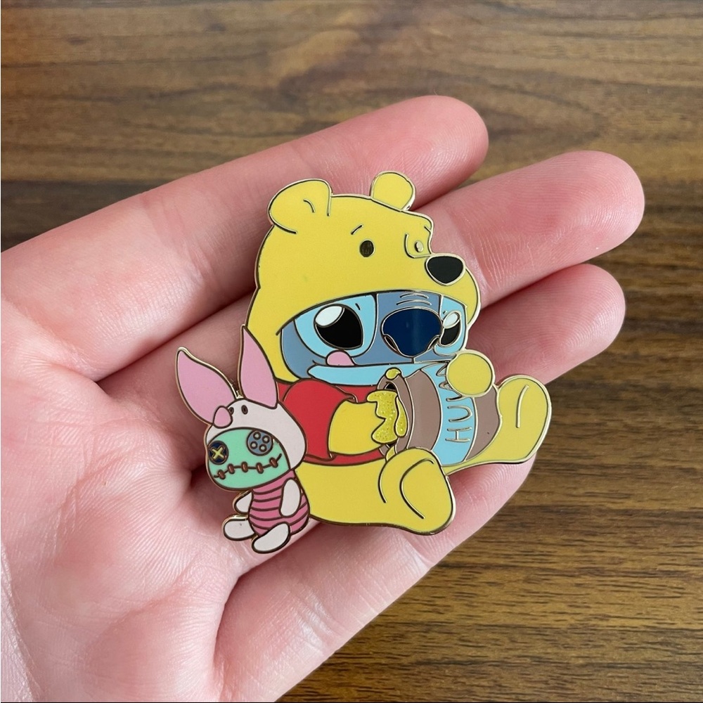 Stitch And Scrump Fantasy Pin Berry Stitchy - Gem